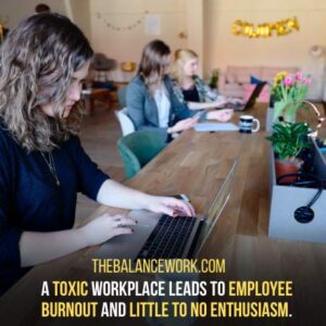 9 Signs For How To Tell If A Coworker Is Jealous Of You - TBW