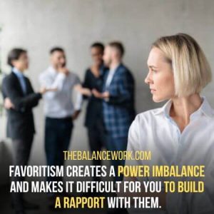 15 Alarming Signs Your Boss Plays Favorites & How To Handle It